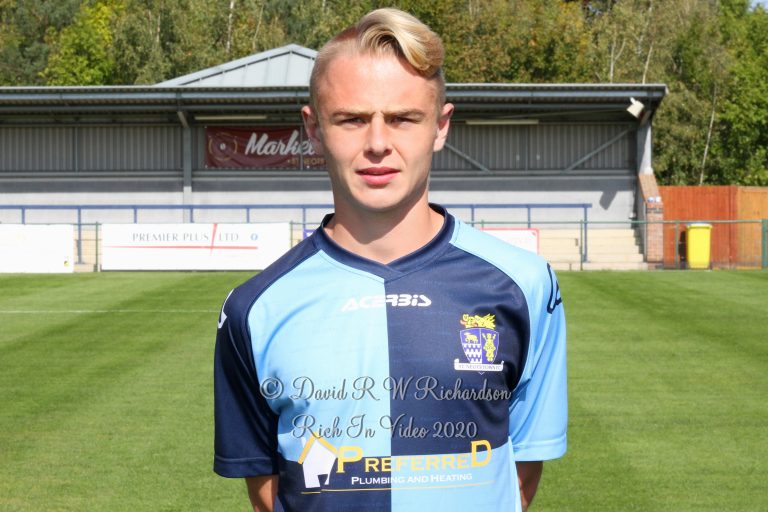Liam Bennett signs Pro Contract with Cambridge United - St Neots Town FC